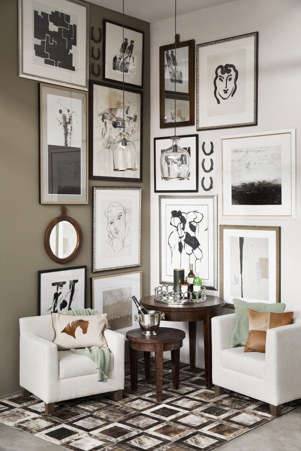 11 Great Gallery Wall Layout Ideas • One Brick At A Time